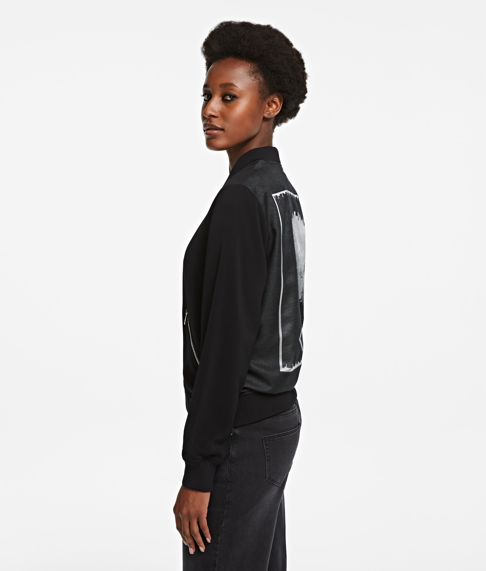 KARL LEGEND مجموعة جديدة – مشاهير