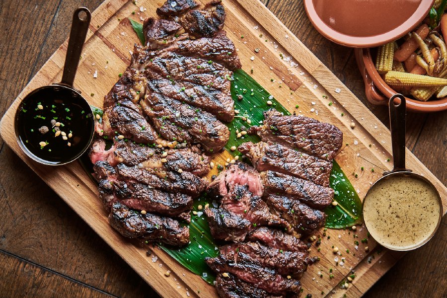 مطعم أنتيكا يقدم باقة من أروع السهرات الترفيهية – مشاهير